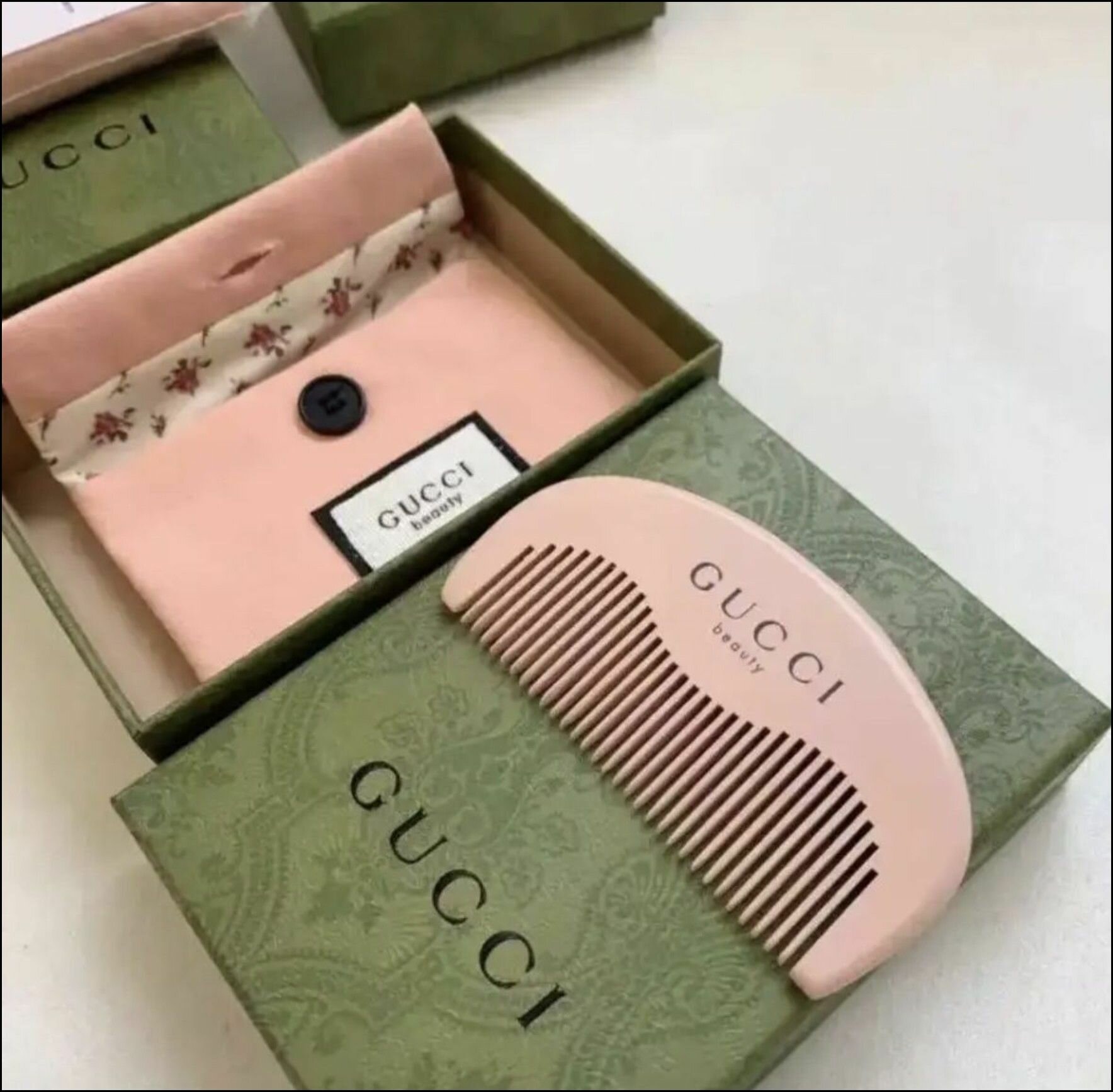 Гуччи гребень