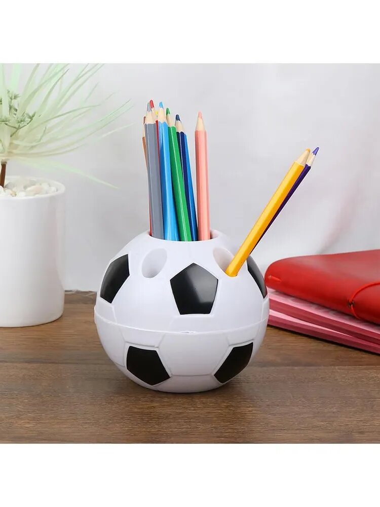 Футбольный мяч, белый