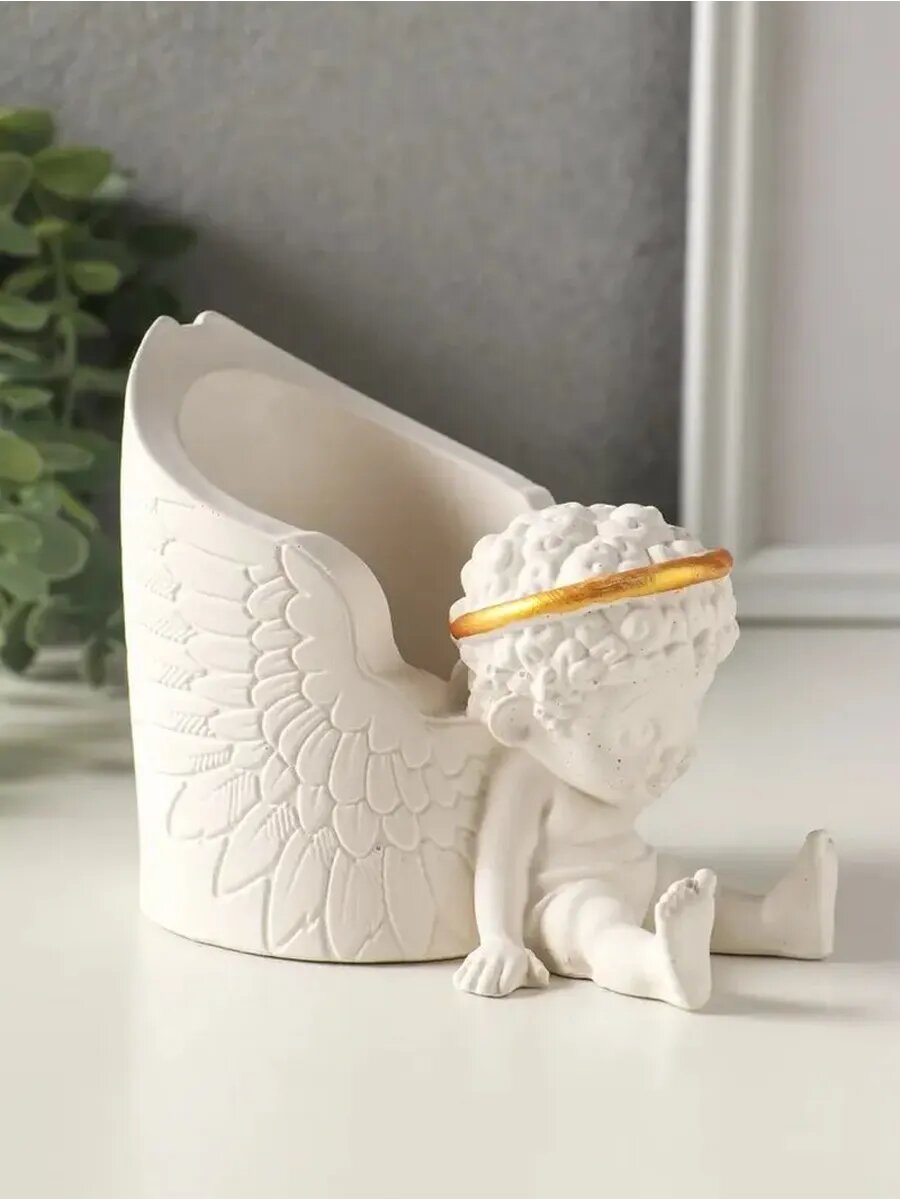 Элегантная карандашница с ангелом и золотыми акцентами