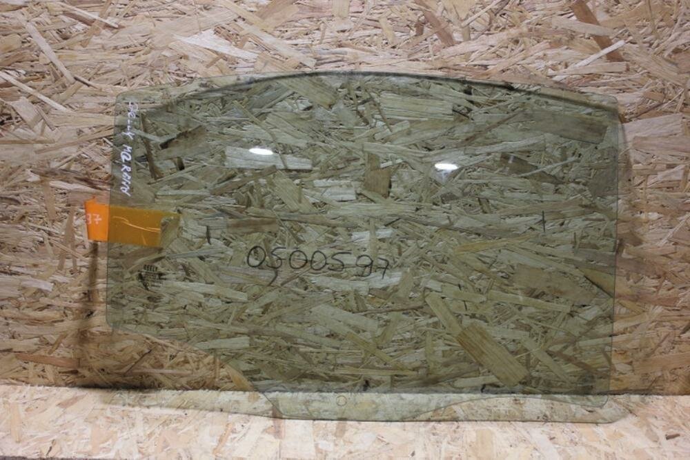 Стекло двери задней правой GEELY Emgrand EC 7 1068002137