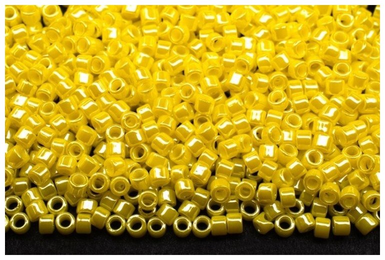 Бисер японский TOHO Treasure цилиндрический 11/0 #0128 одуванчик, глянцевый непрозрачный, 5 грамм