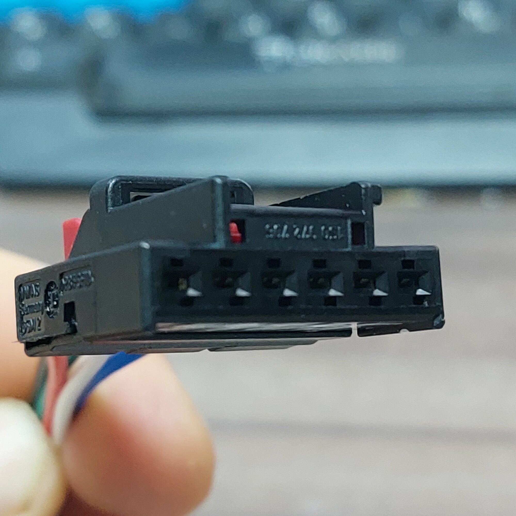 Разъем (штекер) 6 контактов задних фонарей VAG