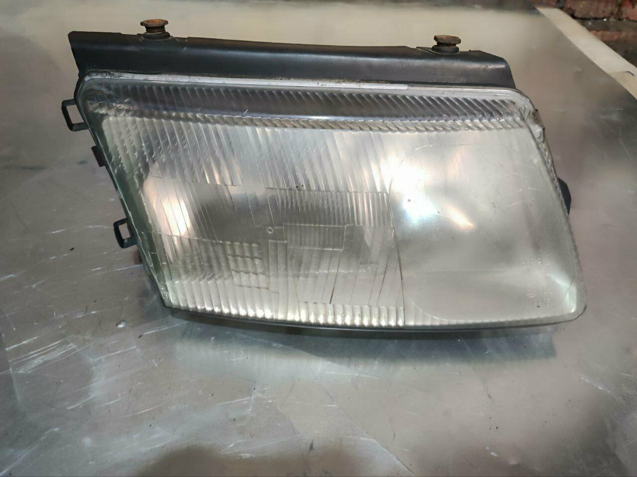 Фара правая Volkswagen Passat B5 1997 081411101R