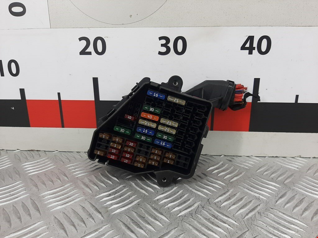 Блок предохранителей Audi A6 C6 8D1941824 арт. 782444