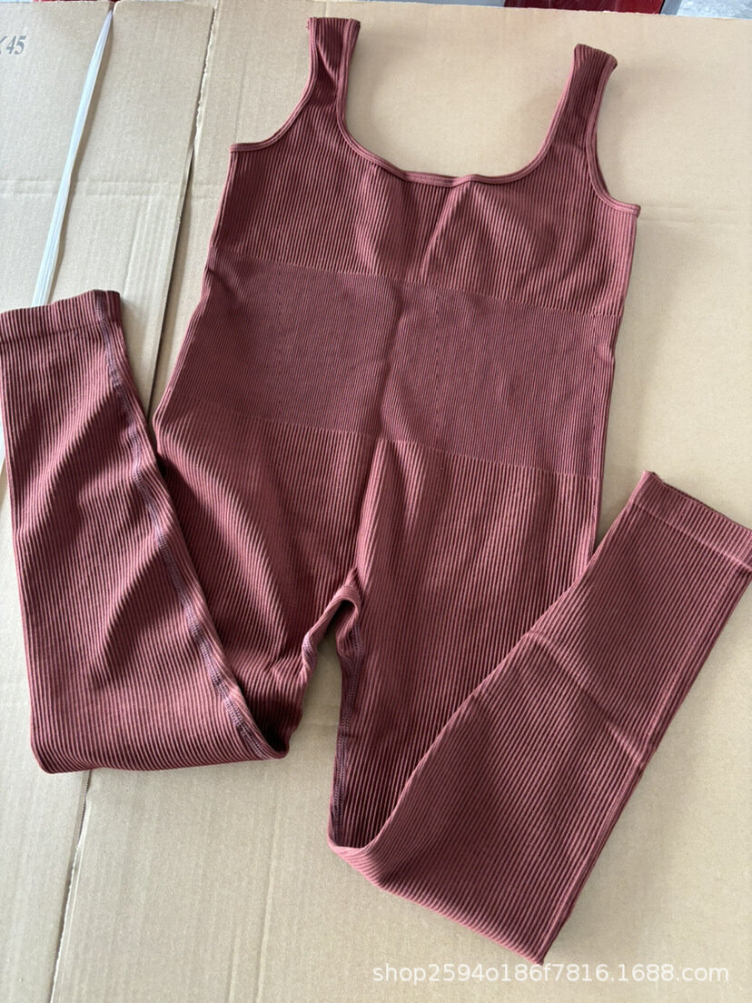 Комбинезон спортивный