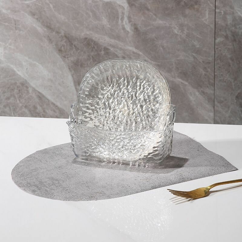 Набор пластиковых тарелок / Многоразовые пластиковые тарелки/прозрачный белый.