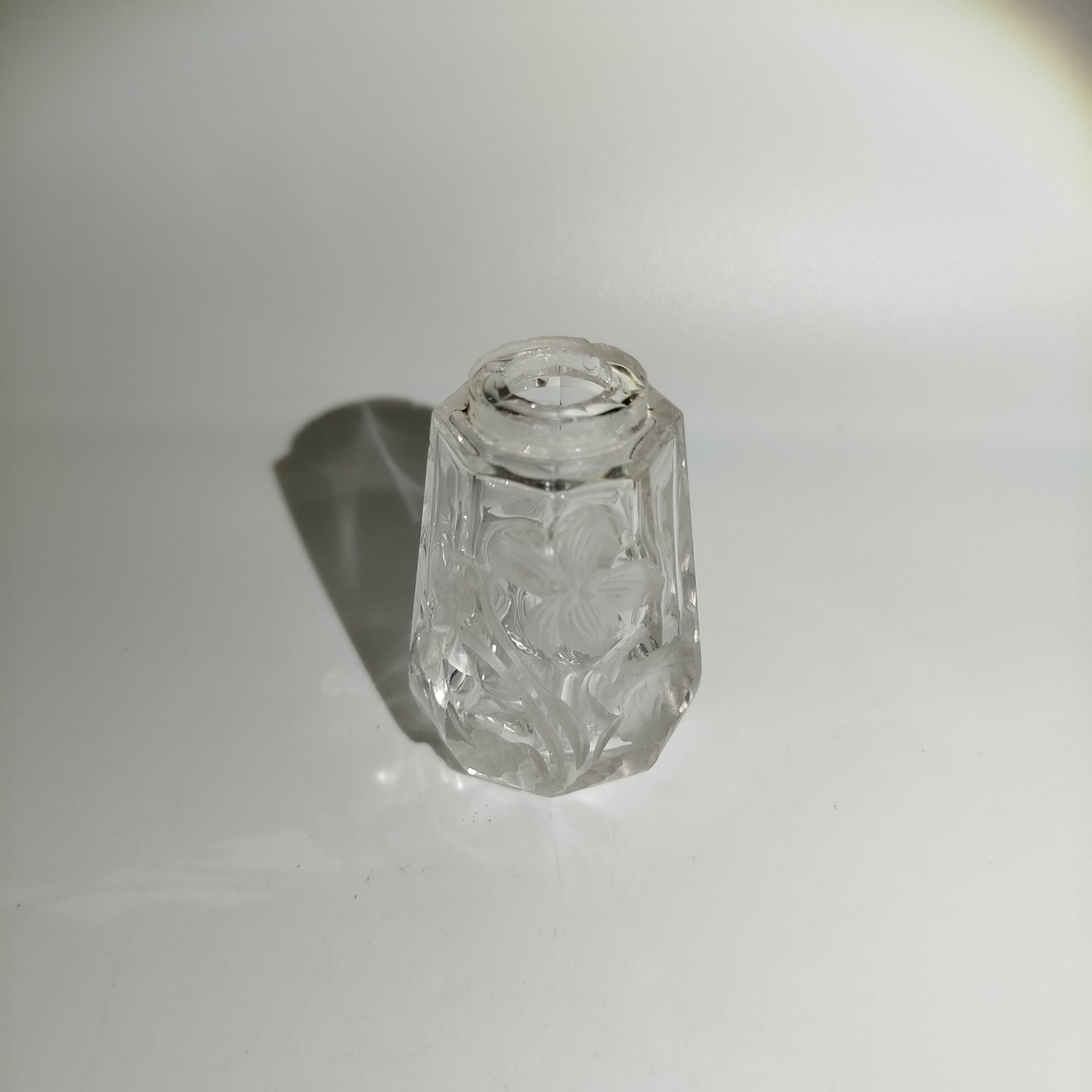 Солонка (без крышки) с цветочным декором, стекло, гравировка, Западная Европа