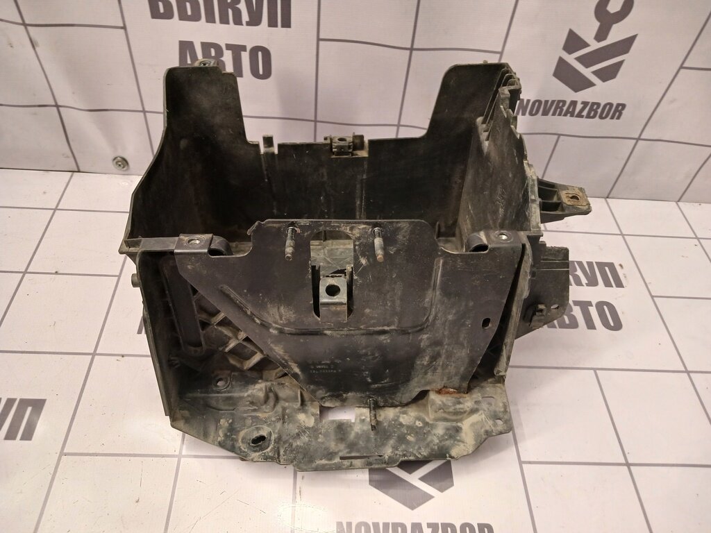 Крепление АКБ (корпус/подставка) Renault Megane 3 09-16