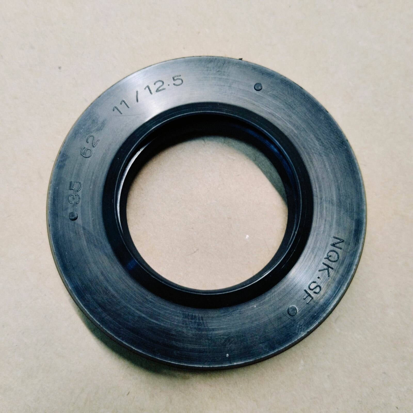 Сальник 35x62x11/12,5 NQK