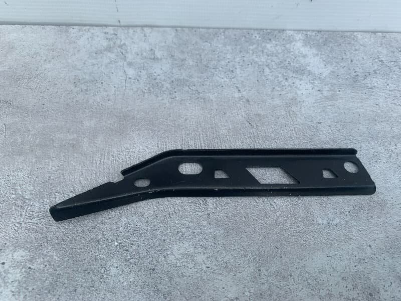 Кронштейн переднего бампера левый Mercedes Benz C-Class W204 S204 A2048810106