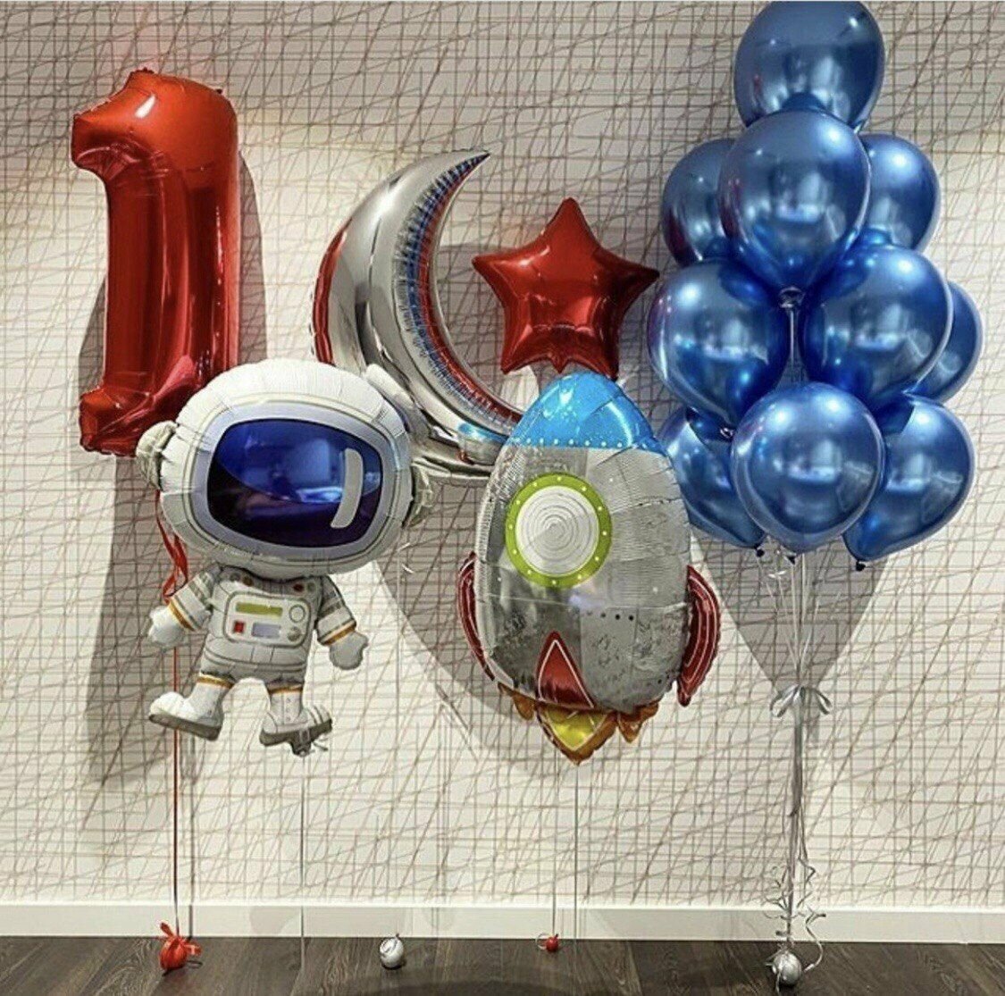 Шарики гелиевые космонавт и ракета с фонтаном. Воздушные шары на день рождения мальчика, сына