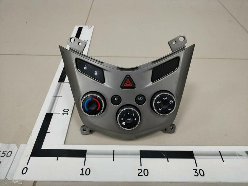 Блок управления отопителем Chevrolet Aveo T300 2011 кат.номер: 95076682 96892119 96892122 42344694