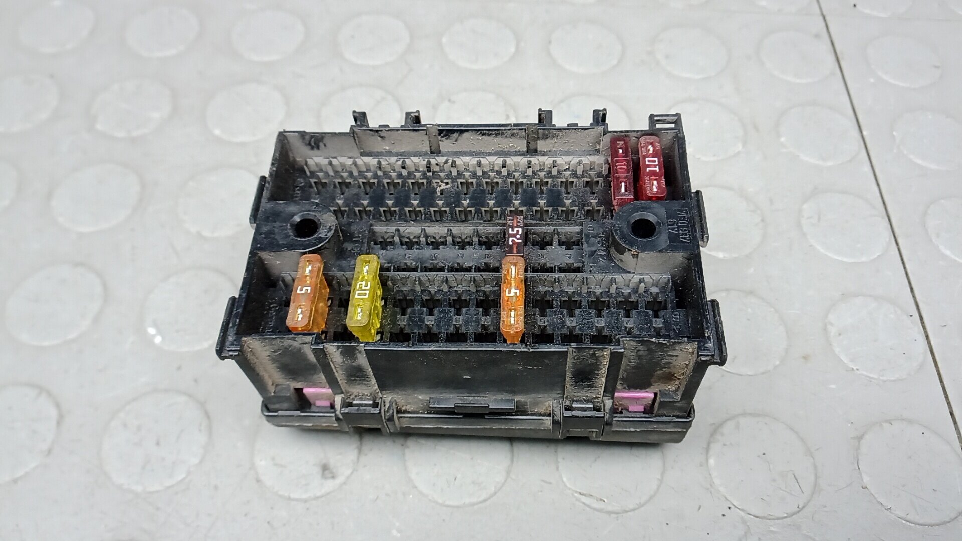 Блок предохранителей VOLKSWAGEN TRANSPORTER T5