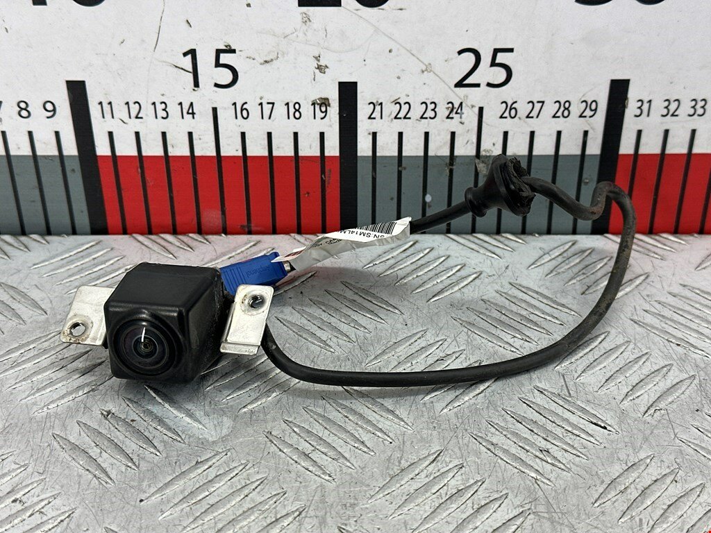 Камера заднего вида Tesla Model S 100677300E арт. 2266254