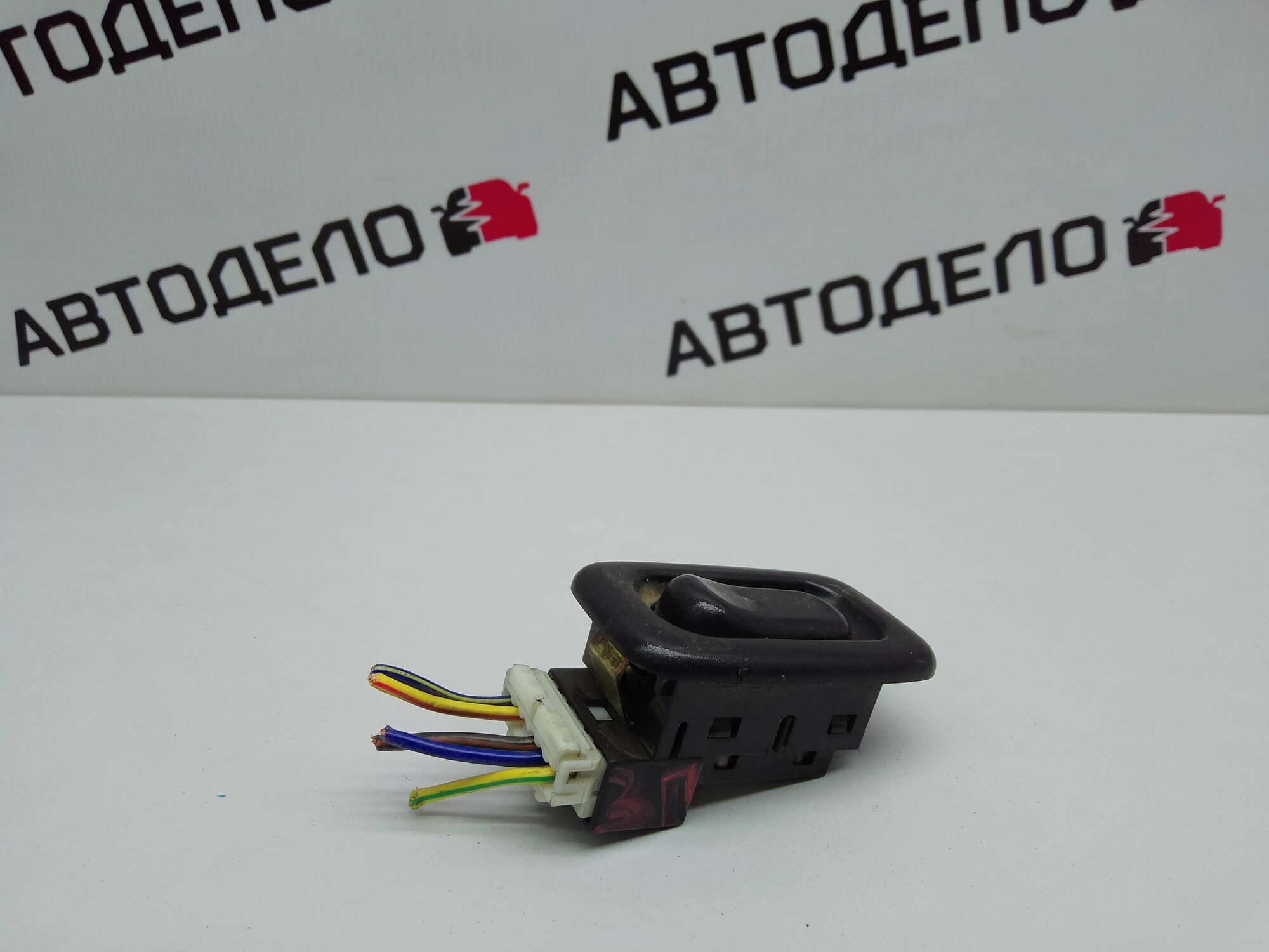 Кнопка стеклоподъемника з/п Mazda Demio DW 1997 г