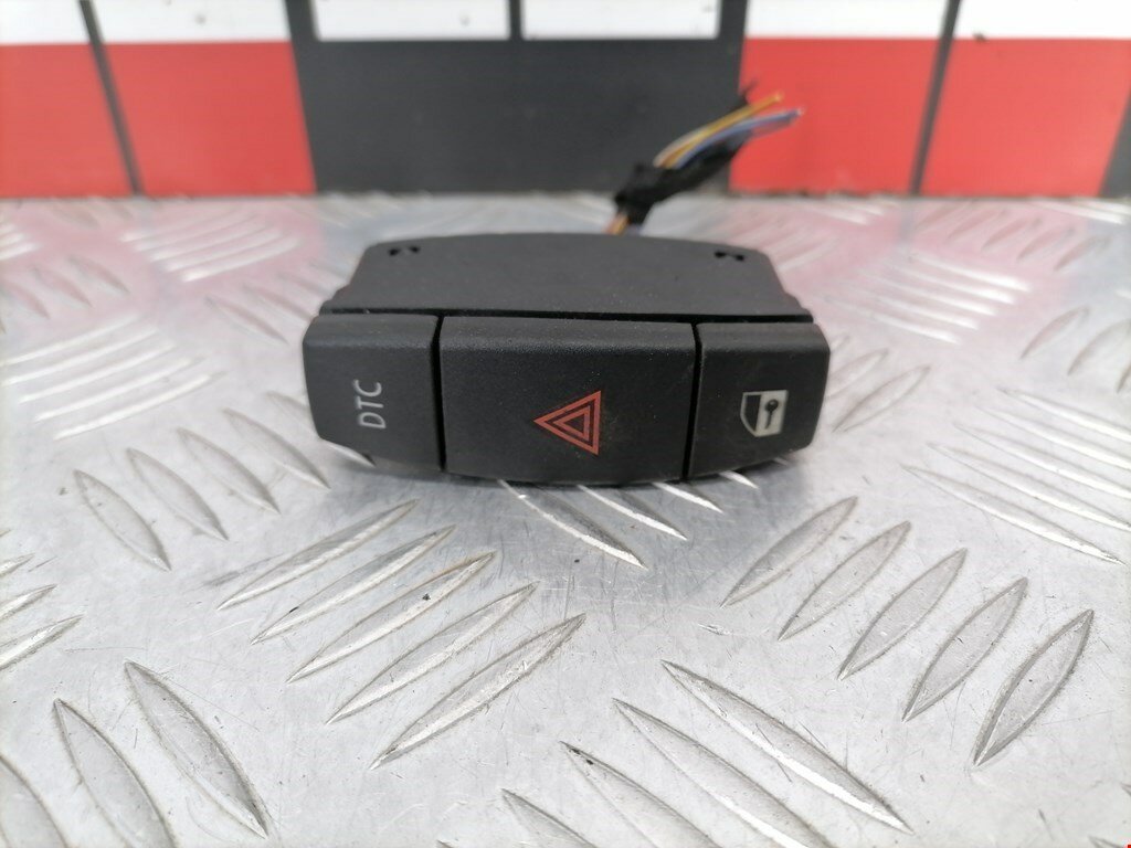 Кнопка аварийной сигнализации BMW 1-Series (E81/E82/E87/E88) 61319196712 арт. 1902076