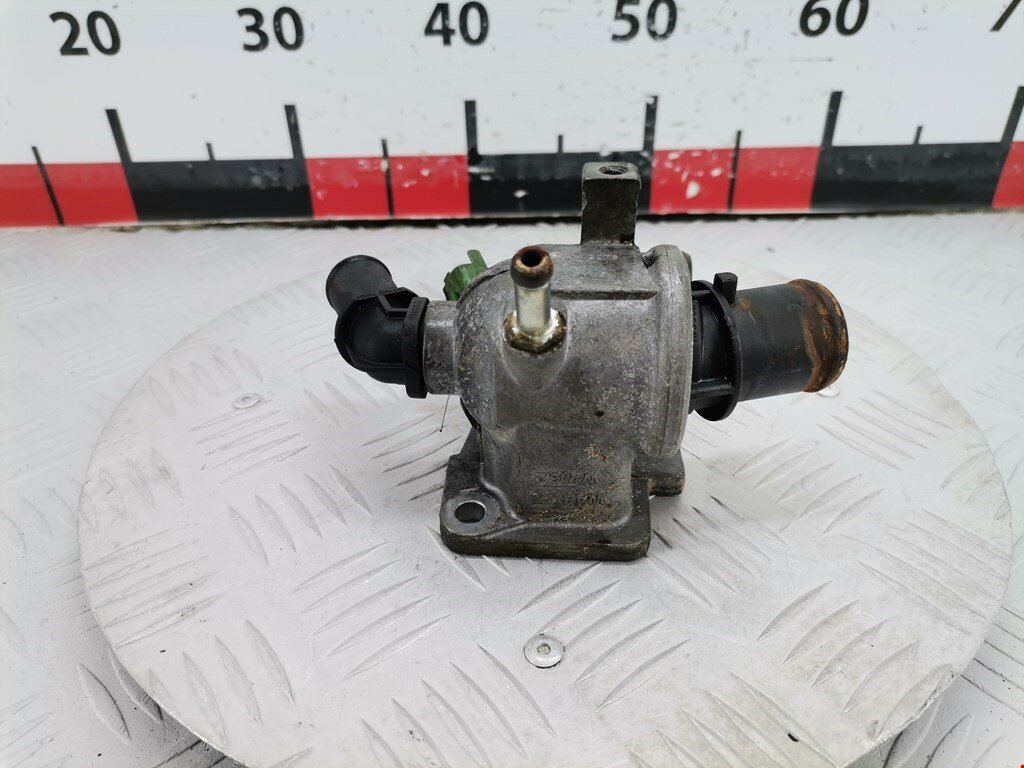 Корпус термостата Opel Corsa D 55202373 арт. 1595666