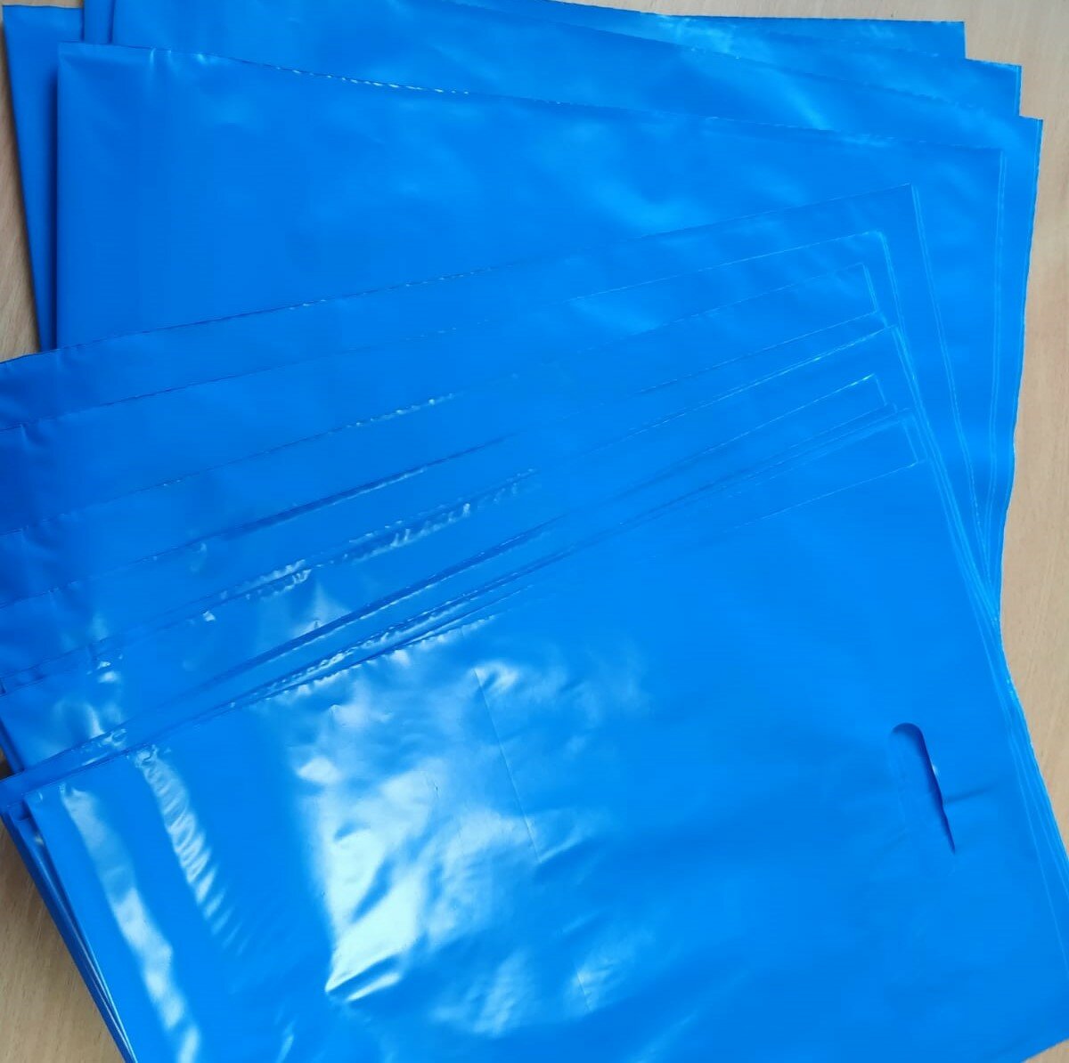 Пакет ПВД, 30 х 40+3 см, 60 мкм, синий, с вырубной ручкой. Упаковка 500шт.