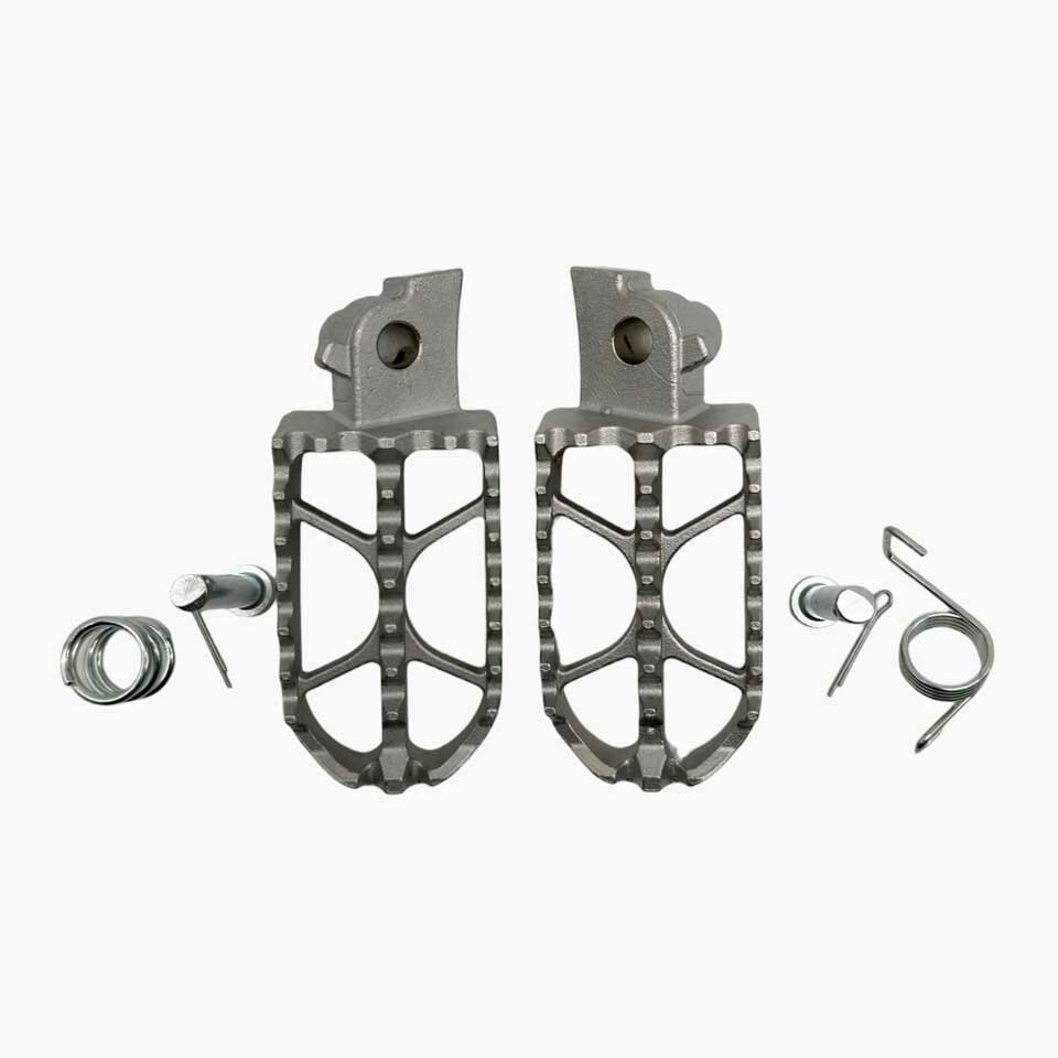 Подножки водительские на мотоцикл KAYO K1 (в сборе)