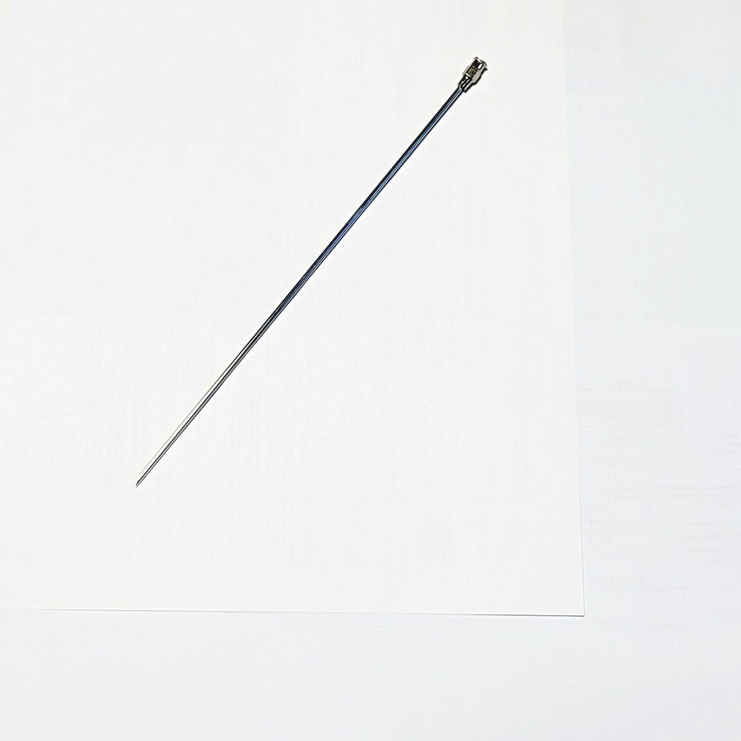 Игла длинная, для блокад 1,5х180 мм, трубка иглы сделана из нержавеющей стали.