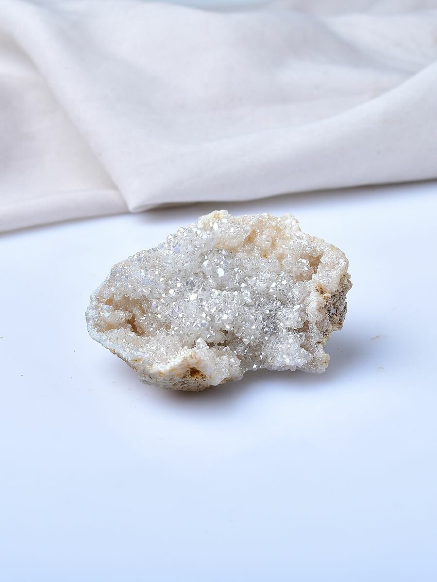 Натуральный необработанный камень гальваническое агатовое отверстие" (белый) необработанный (4-6 см, 3 шт)