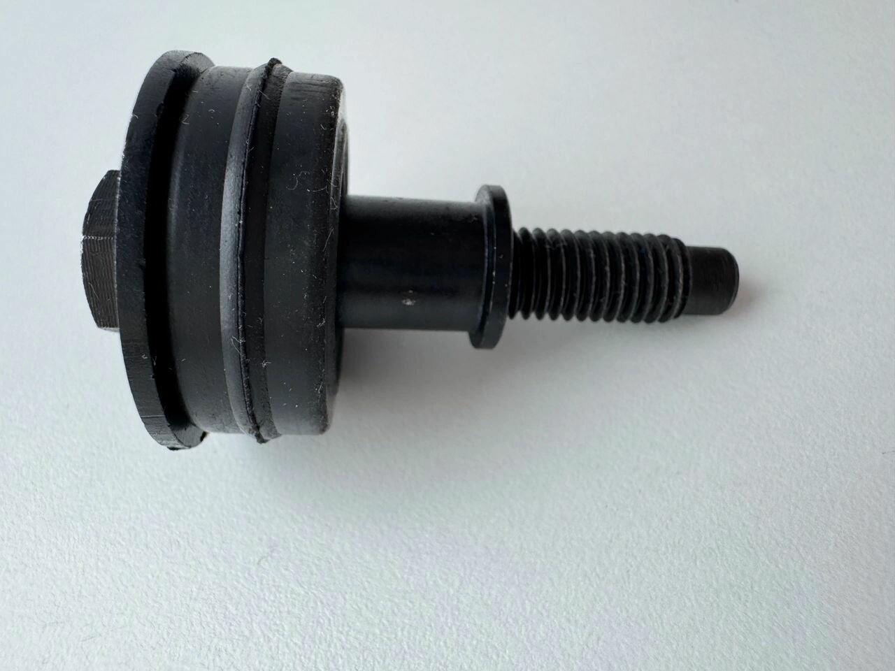 Болт масляного поддона 23522281 двигателя Detroit Diesel