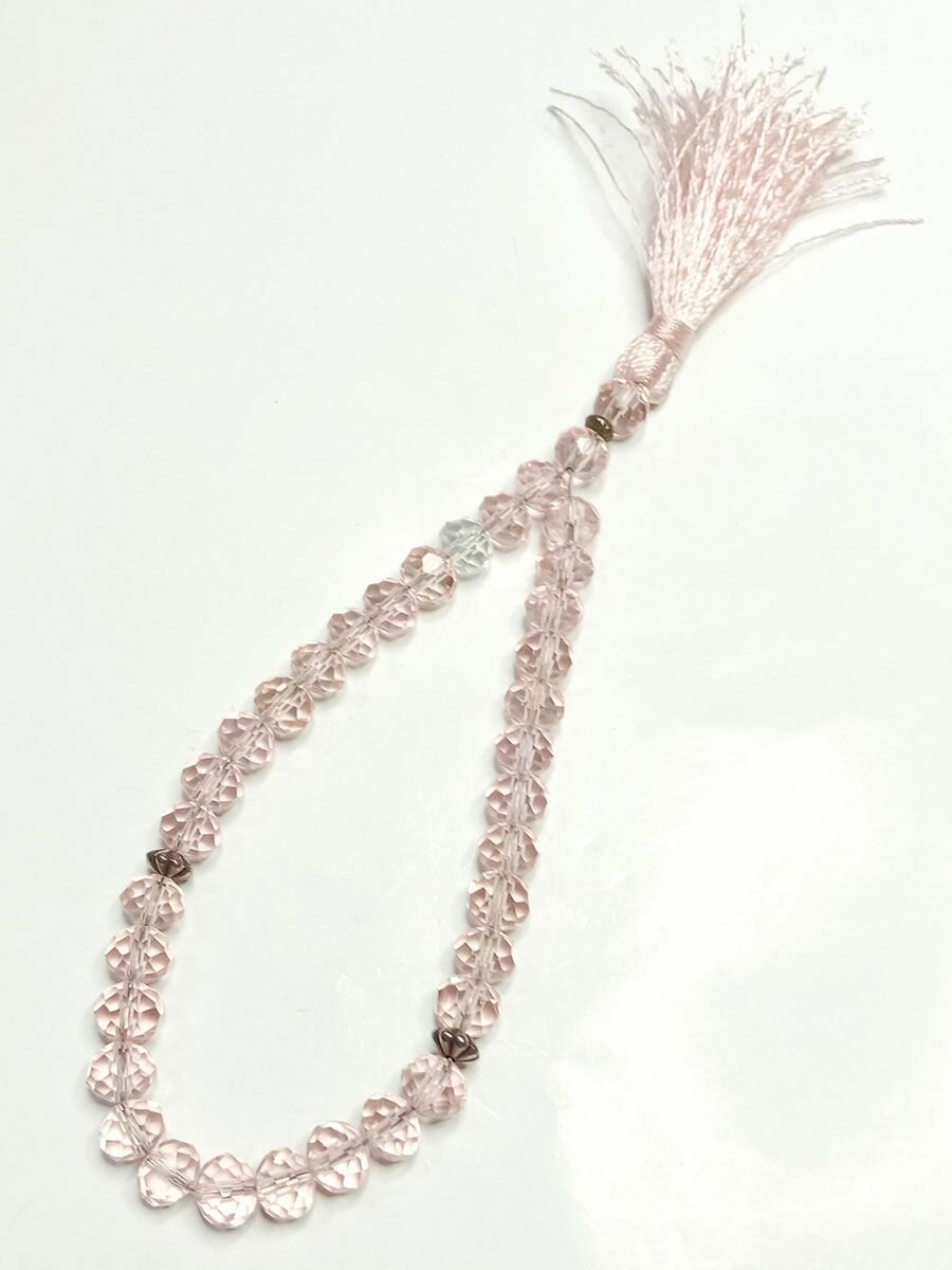 Четки из розового гранённого хрусталя 33 бусины , диаметр каждой бусины 8 мм.