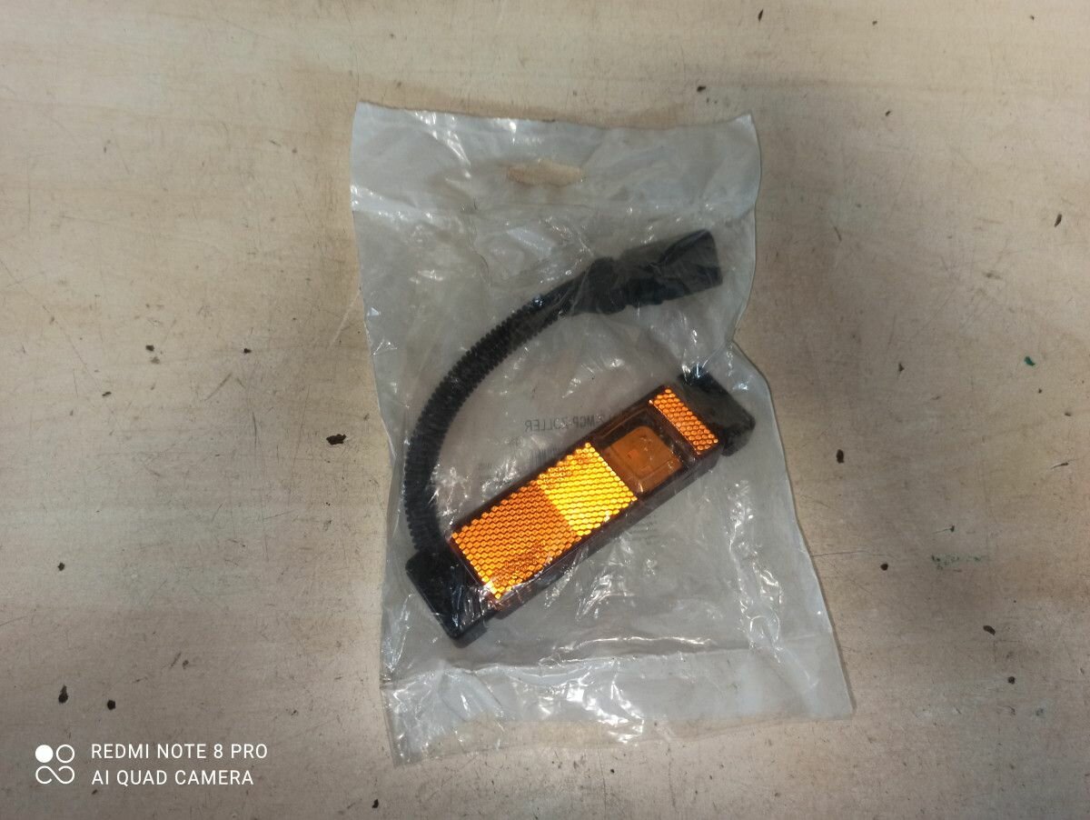 Фонарь габаритный для грузовика полуприцепа фуры