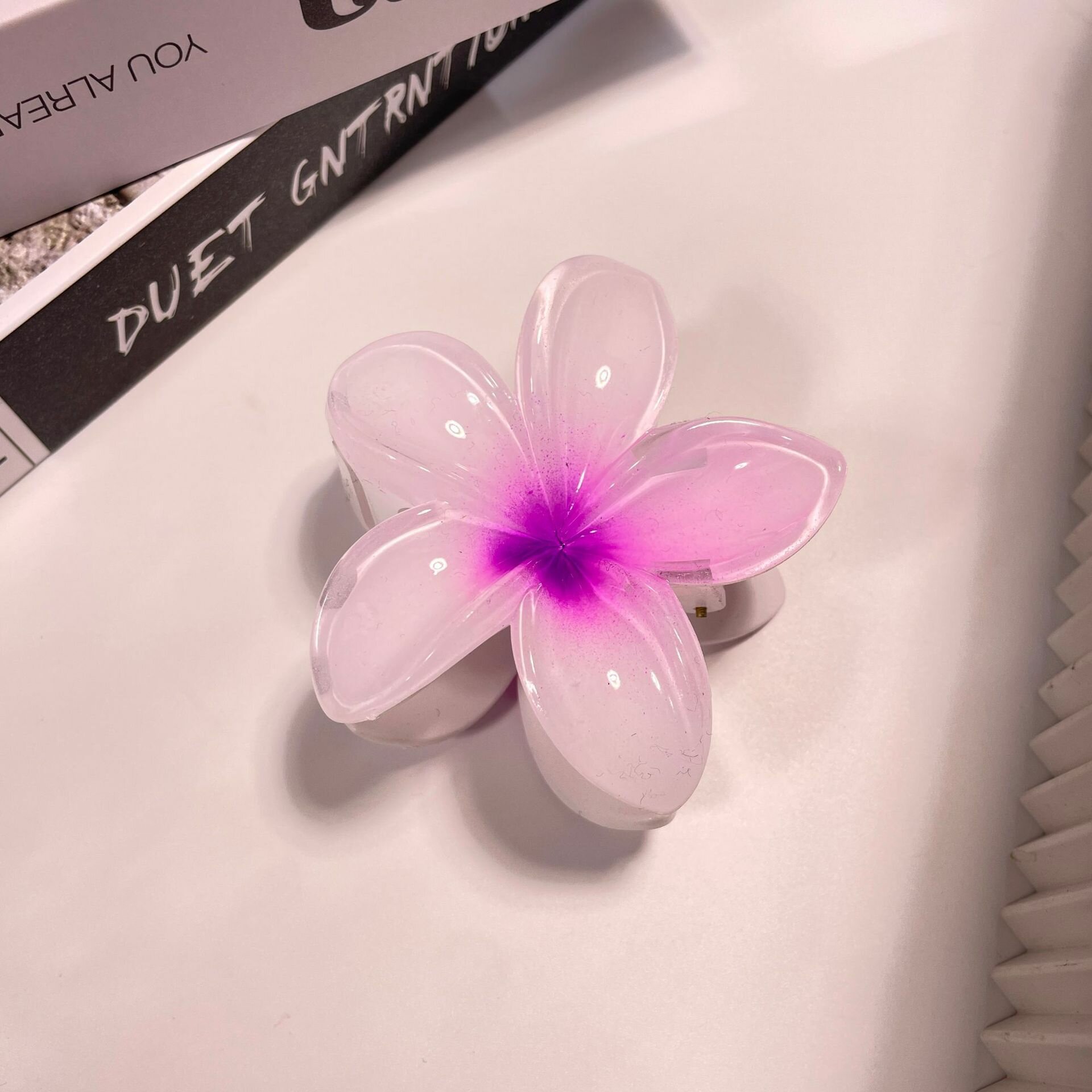 Заколка для волос "Bauhinia", розово-красная, с градиентом, 8 см