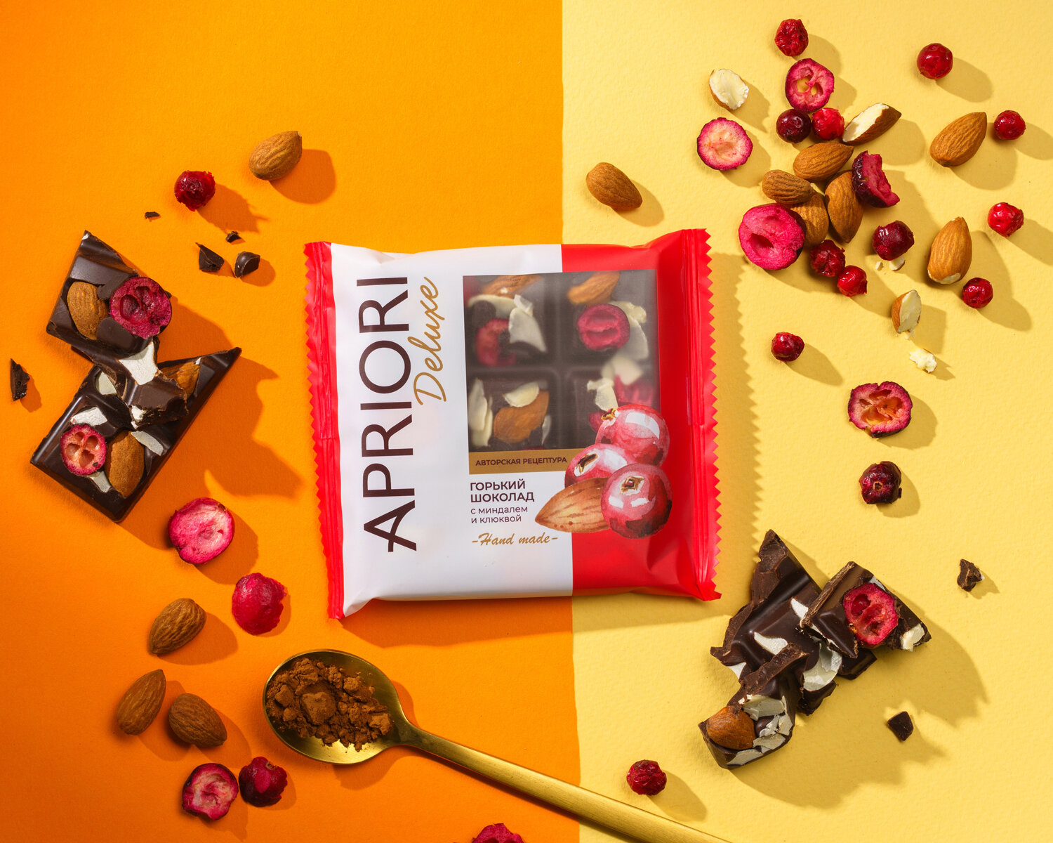 Шоколад APRIORI Hand made горький шоколад с миндалем и клюквой 50г