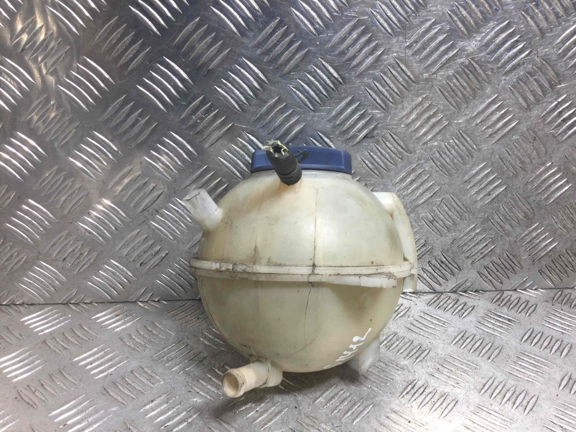 Б/У Бачок расширительный Audi A3 8L (1996-2000) 2000 г.