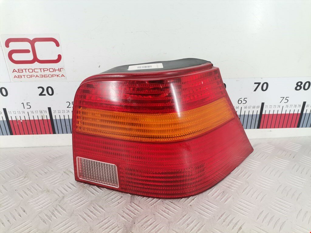 Фонарь задний правый Volkswagen Golf 4 1J6945096R арт. 1610878