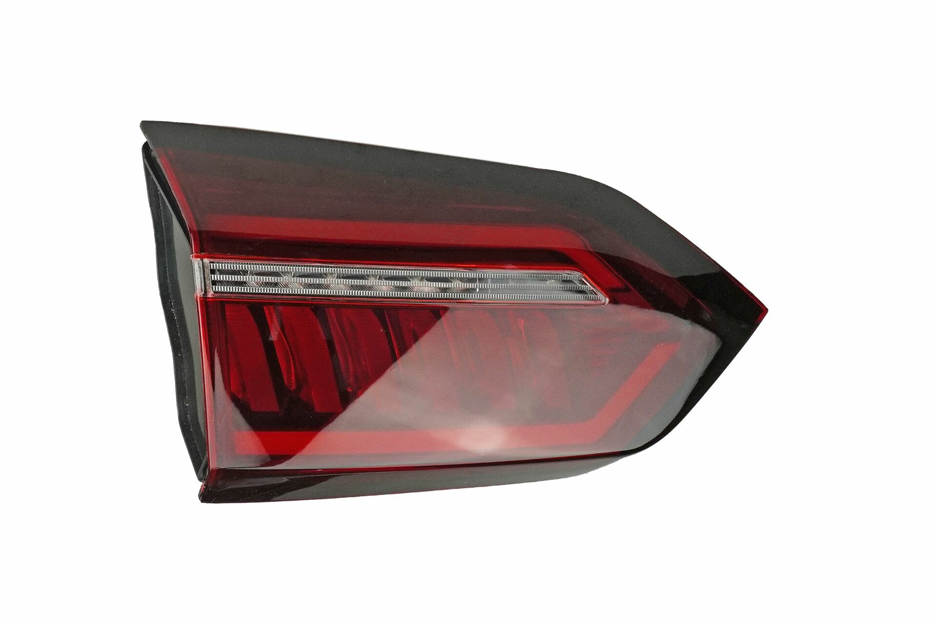 Фонарь задний левый крышки багажника Tiggo 8 pro (605000238AA)