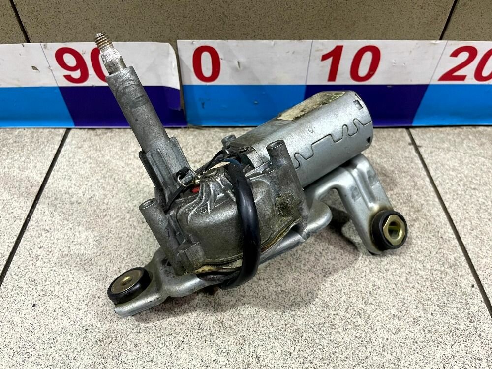 Моторчик стеклоочистителя задний Nissan Primera P1