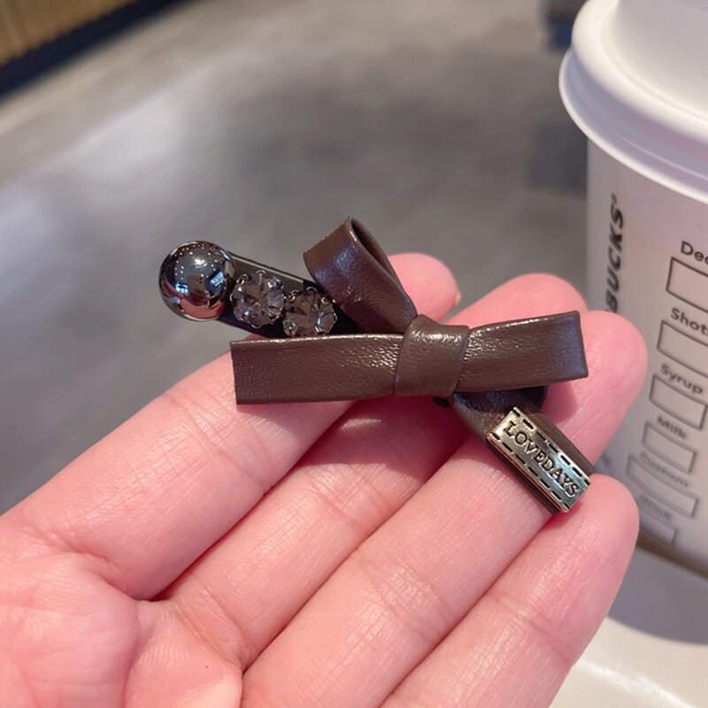 Заколка для волос "Утконос", кофейный цвет, золотой зажим, бант