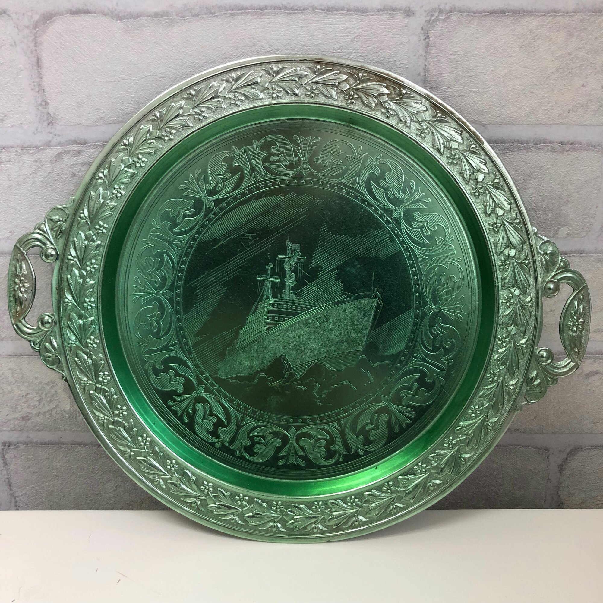 Поднос винтажный, салатовый, 70-е г. СССР, ледокол ленин , 23*28см, алюминий. Агитация