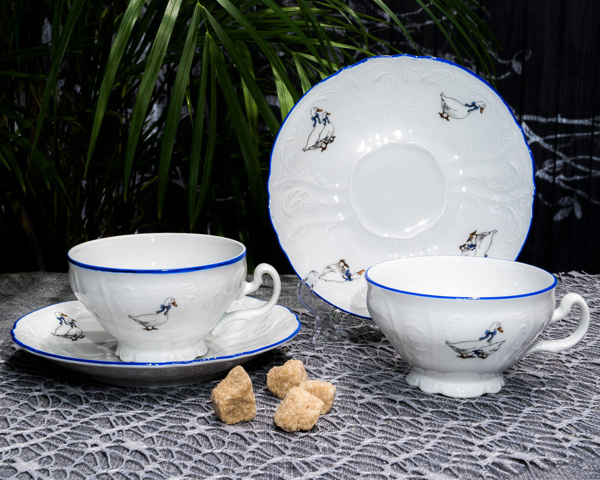 Чайный набор посуды на 2 персоны Bernadotte Гуси 205 мл, 4 предмета: 2 чашки и блюдца для чая и кофе, подарочный белый фарфор Бернадот Чехия