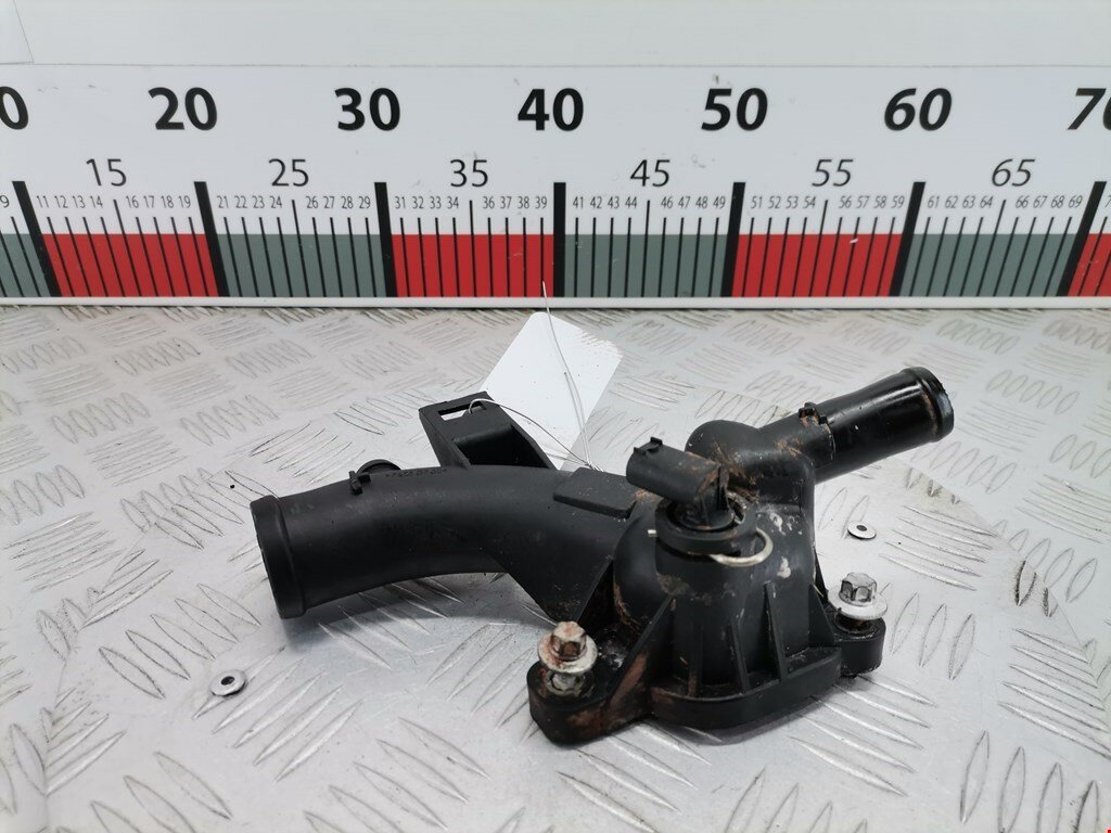 Фланец (штуцер системы охлаждения тройник) Opel Astra J арт. 2014127