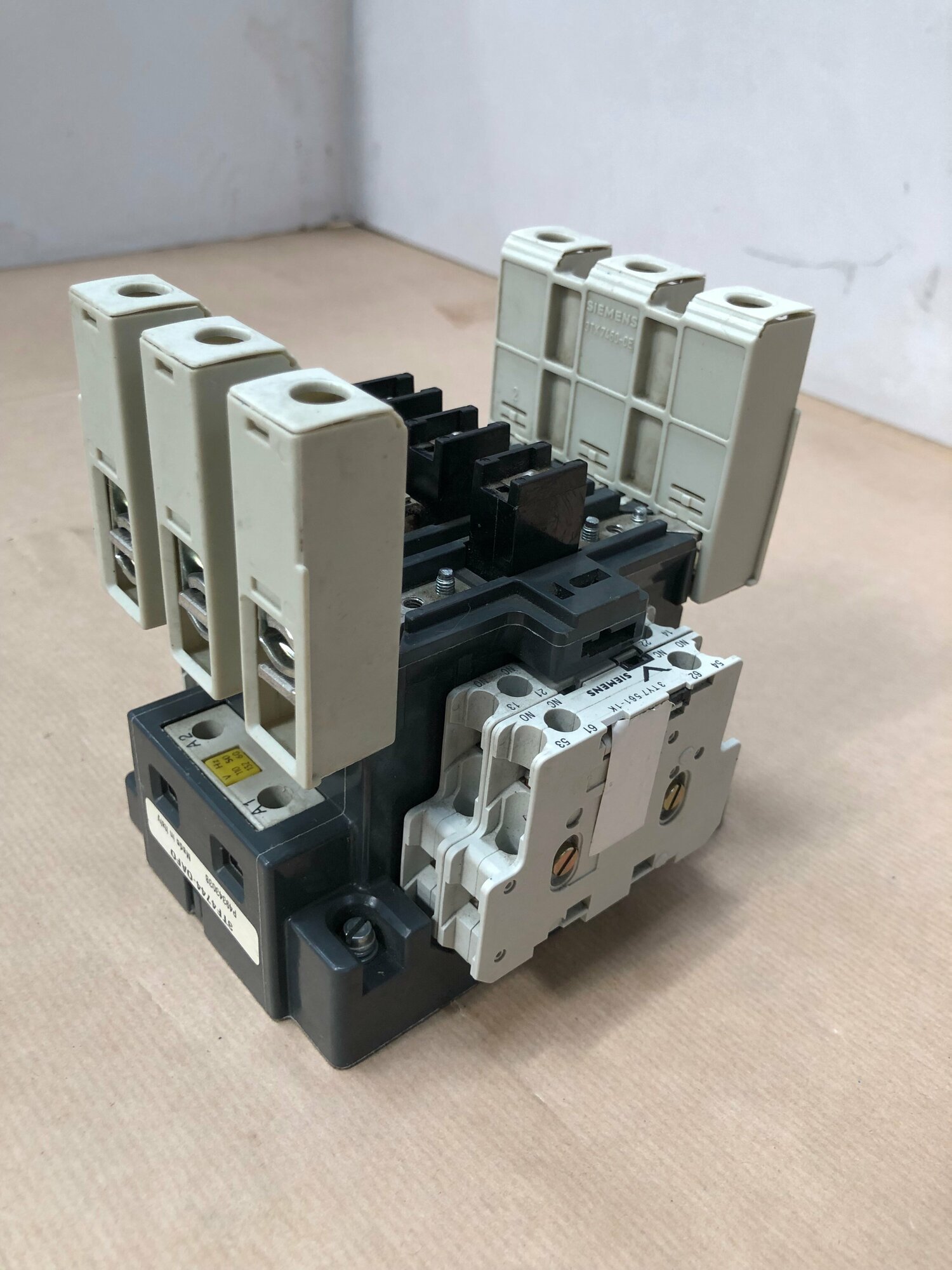 Контактор SIEMENS 3TF4744-0AF0