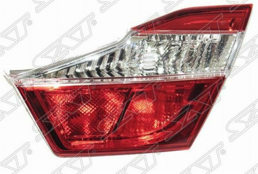 SAT ST-112-1314R Фонарь в крышку багажника Toyota Camry (XV50) 11-14 (Справа)