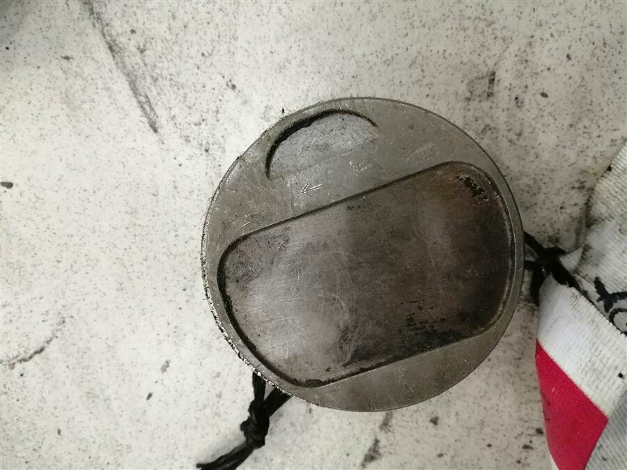 Поршень от Volkswagen Touareg 2002-2010