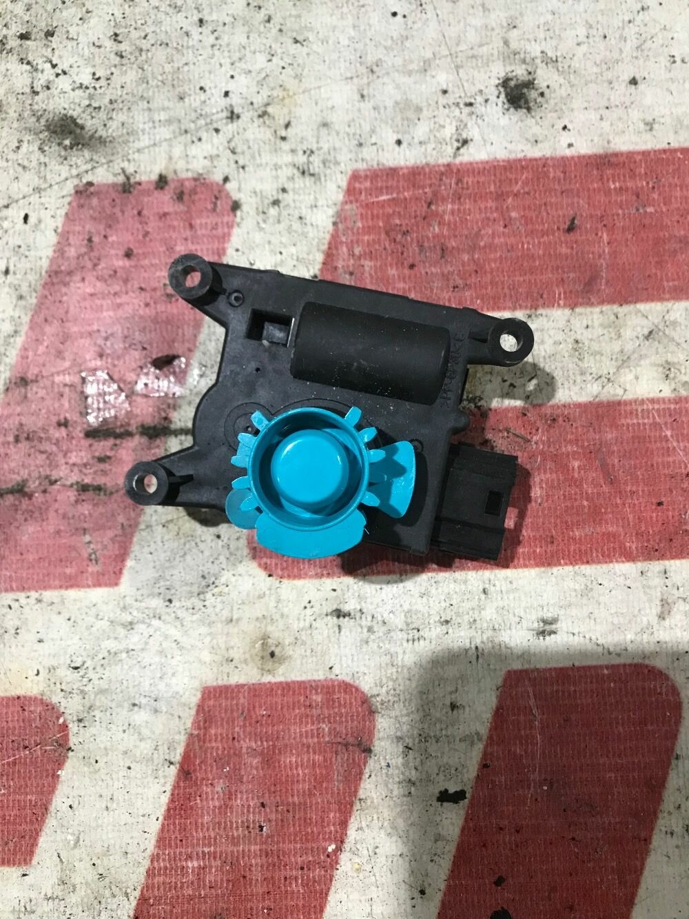 Моторчик заслонки отопителя Renault Megane III (2008—2014) 277323754R