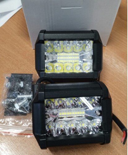 Фара противотуманная тюнинговая 8-30V 102W "BG-GROUP" (34-2 LED корпус металл белый) 2 шт.