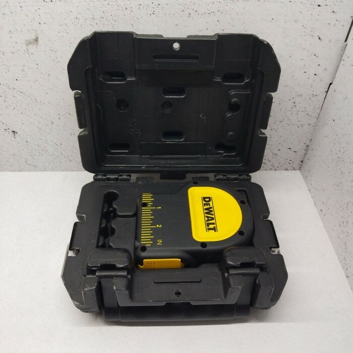 Лазерный уровень DeWALT DW082
