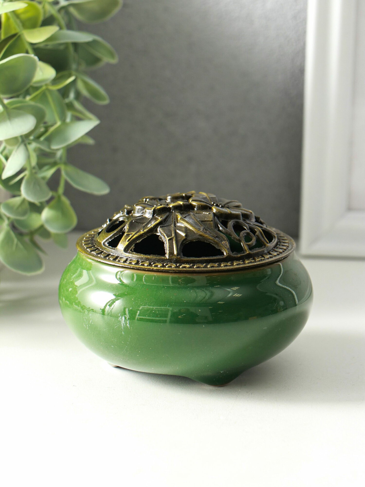 Курильница для благовоний, подставка для конусов "Нефрит", 9.5x7 см, керамика, зелёная
