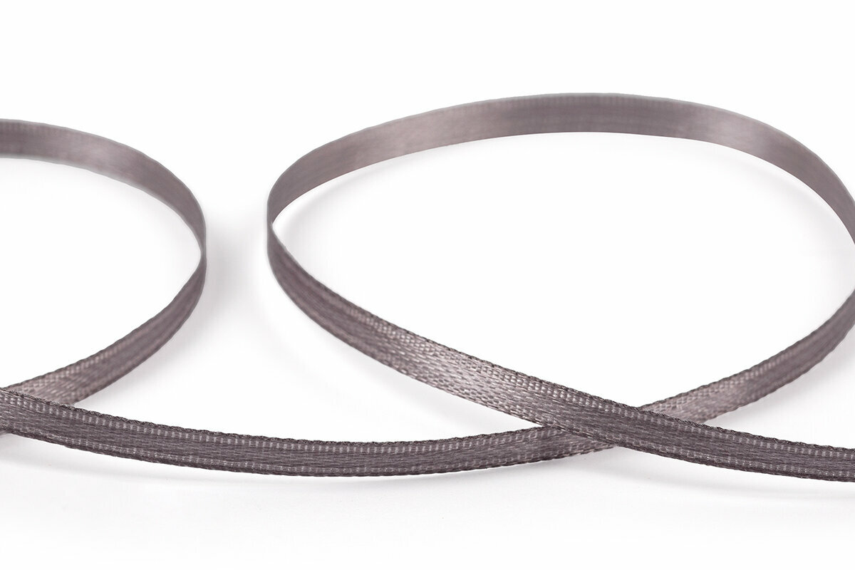 Лента атласная 3 мм (1/8 ") Gamma AL-3P двухстор. 91.4 м №054 т. серый