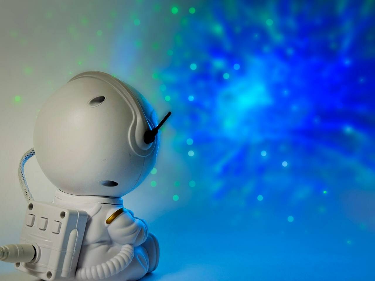 Ночник-проектор с пультом ДУ "Звёздное небо" - космонавт/астронавт (звезда)