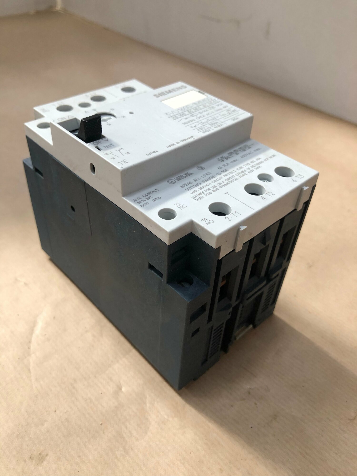 Выключатель автоматический SIEMENS 3VU1600-1MM00