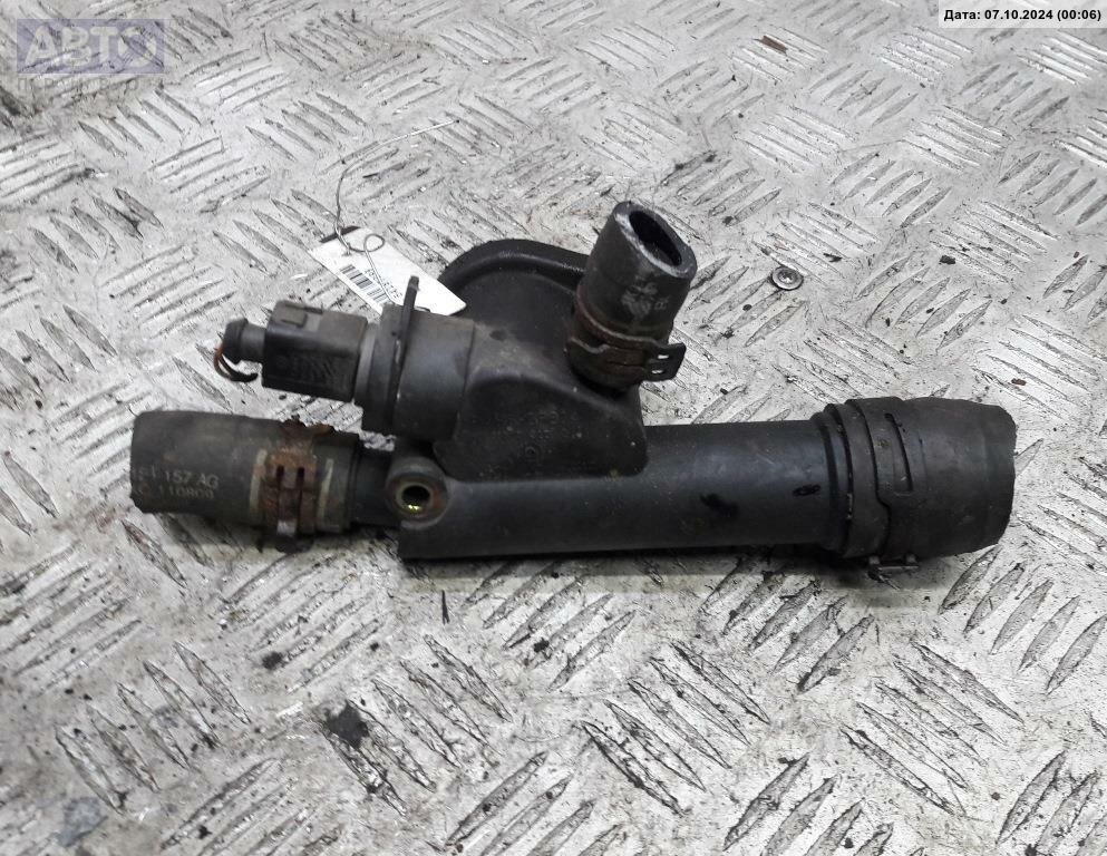 Фланец (тройник) системы охлаждения Volkswagen Golf-5