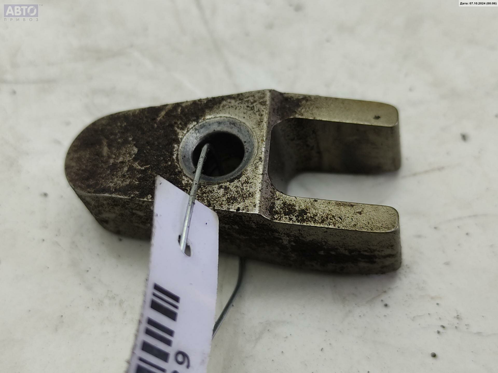 Скоба (кронштейн) крепления форсунки Mercedes E-Class W211 (2002-2009)